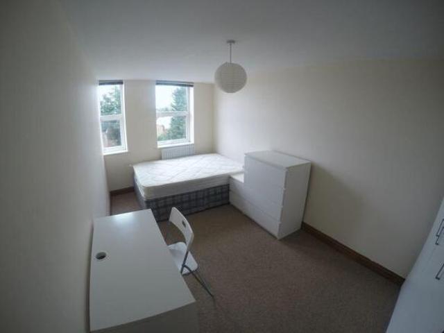 6 bedroom flat for rent in 293 Wimborne Road, BH9