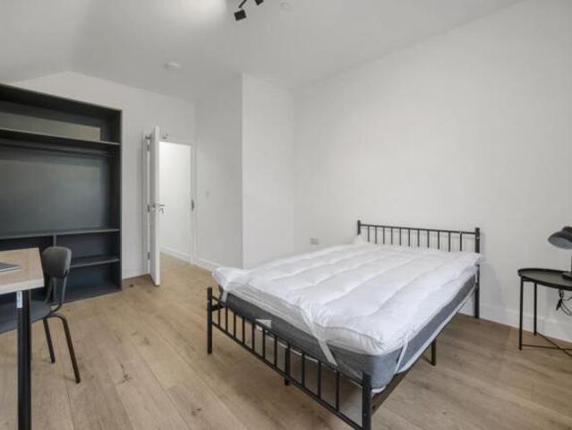 6 bedroom flat for rent in Albany Road, Roath, CF24