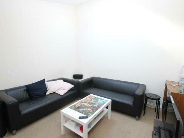 6 bedroom flat for rent in Cowley Road, 6 bed HMO property, OX4