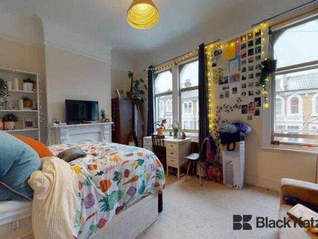6 bedroom terraced house for rent in Crofton Road, Camberwell/Peckham SE5
