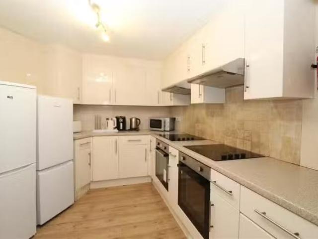 6 bedroom flat for rent in Darran Street, Cathays, Cardiff, CF.