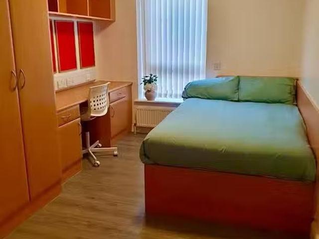 6 bedroom flat for rent in Flat 11, Union Court, Ranelagh Terr.