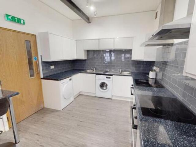 6 bedroom flat for rent in Flat 2 1 Barker Gate, Nottingham, Nottinghamshire, NG1