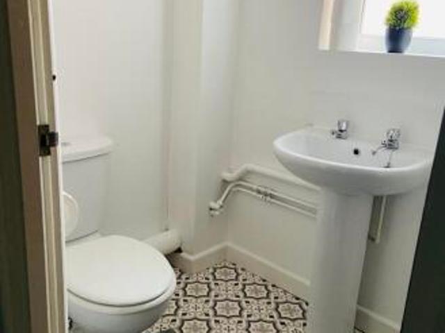 6 bedroom flat for rent in Flat 3, 4a Radford Road, Leamington Spa, CV31