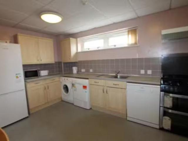 6 bedroom flat for rent in Flat 5, Union Court, Ranelagh Terra.