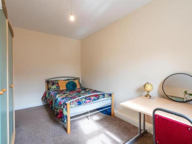 6 bedroom flat for rent in Gell Street, Sheffield, S3