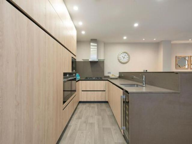 6 bedroom flat for rent in Lyndhurst Lodge, Lyndhurst Road, Hampstead, NW3