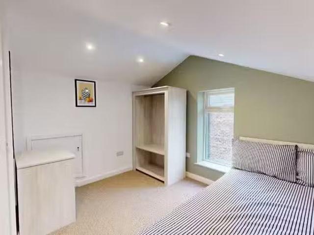 6 bedroom flat for rent in Rufford Road, Liverpool, Merseyside.