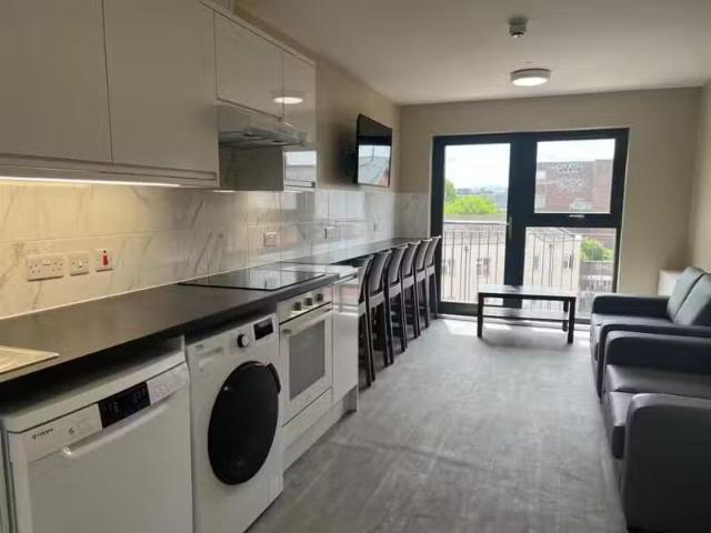 6 bedroom flat for rent in Stokes Croft, Bristol, BS2