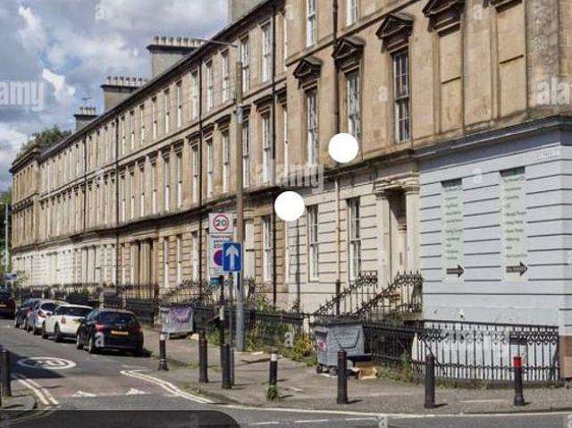 6 bedroom flat in Glasgow