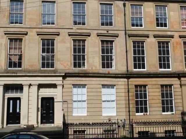 6 bedroom flat in Glasgow