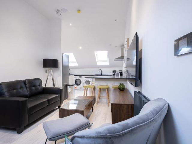 6 bedroom flat share to rent
