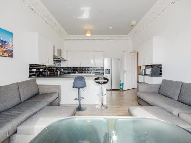 6 bedroom flat share to rent