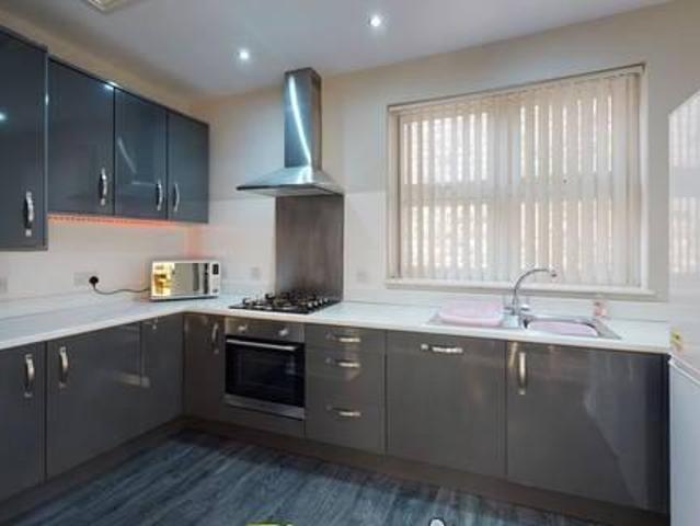 6 bedroom flat share for rent in Bolckow House Park Road South TS5
