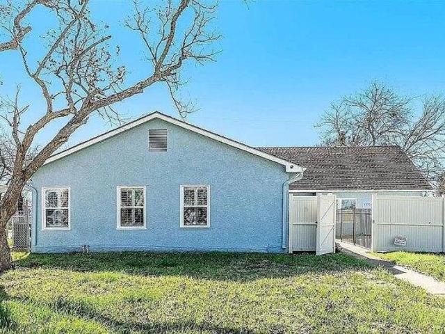6 bedroom, Freeport TX 77541 94174273