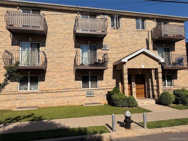 6 bedroom, Fresh Meadows NY 11365 103621388