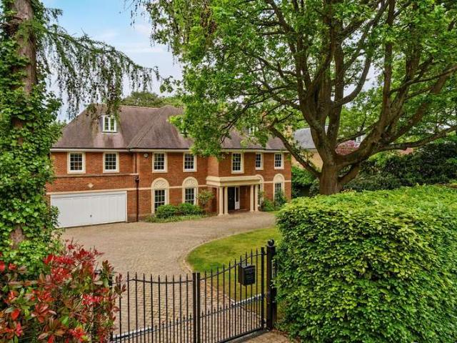 6 Bedroom House