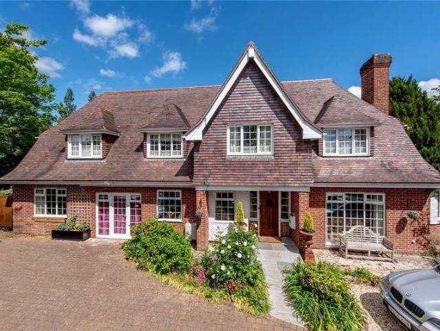 6 Bedroom House