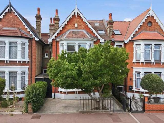 6 Bedroom House