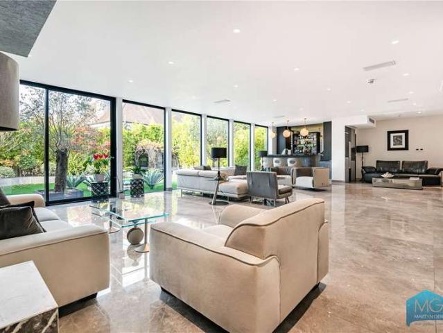 6 Bedroom House