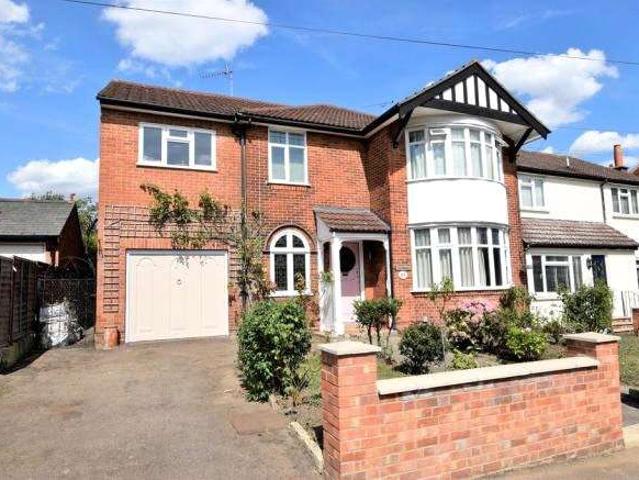 6 Bedroom House