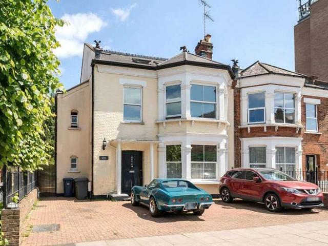 6 Bedroom House