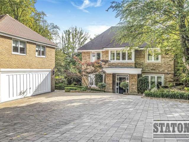 6 Bedroom House