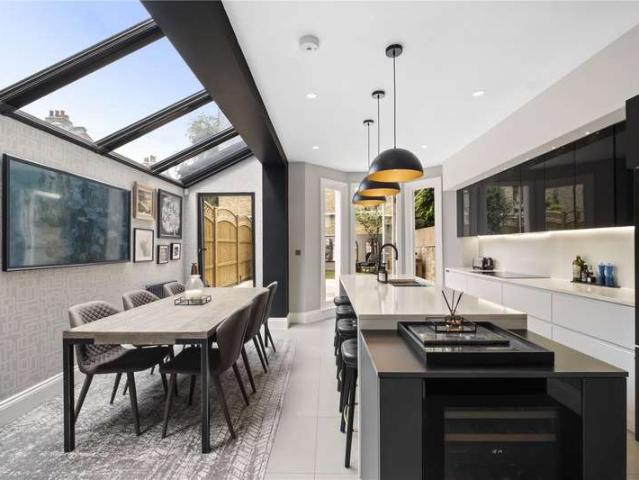 6 Bedroom House
