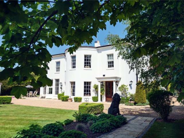 6 Bedroom House