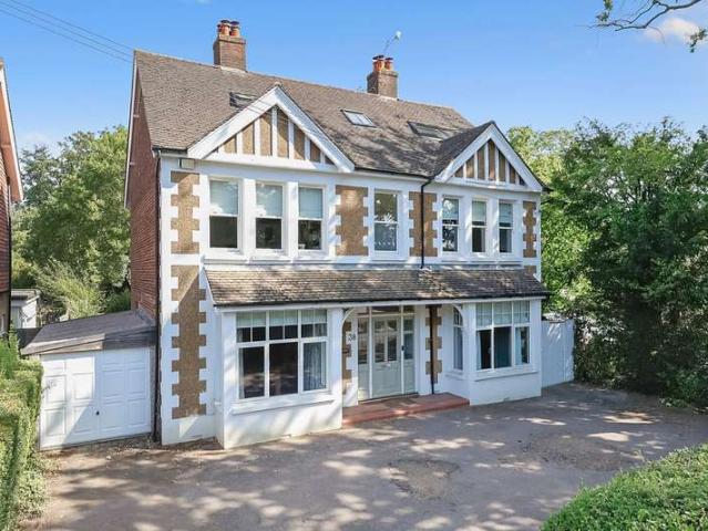 6 Bedroom House
