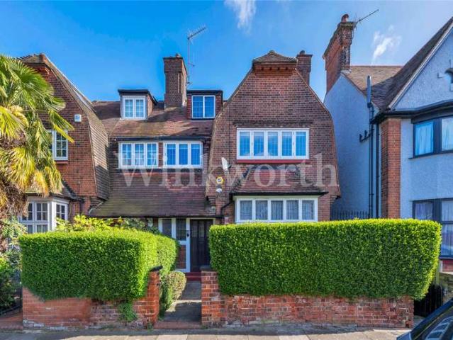 6 Bedroom House