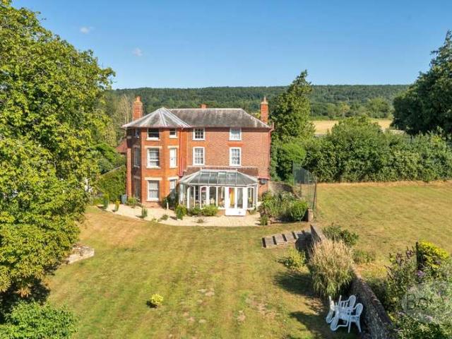 6 Bedroom House