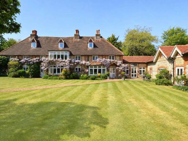 6 Bedroom House
