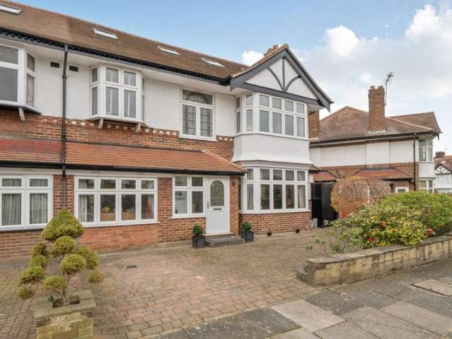 6 Bedroom House
