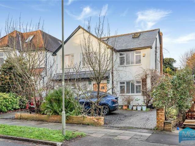 6 Bedroom House
