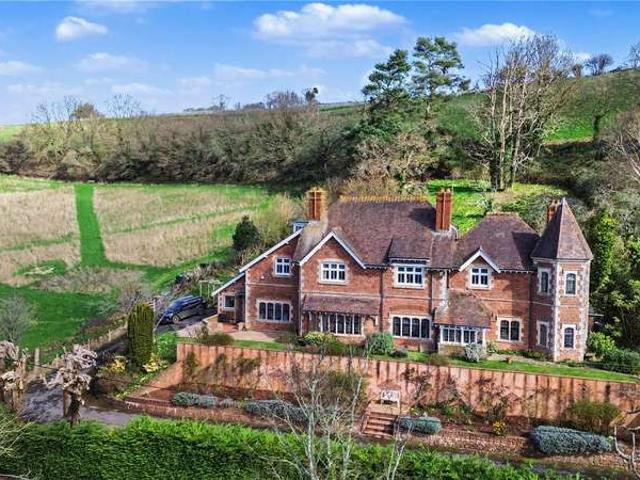 6 Bedroom House