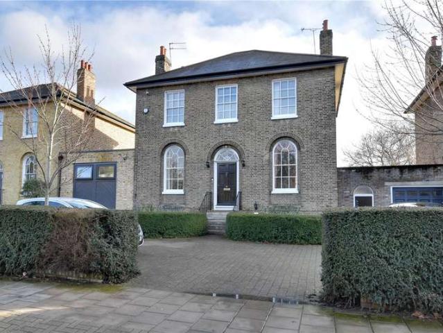 6 Bedroom House