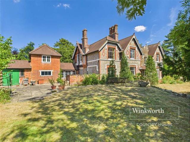 6 Bedroom House