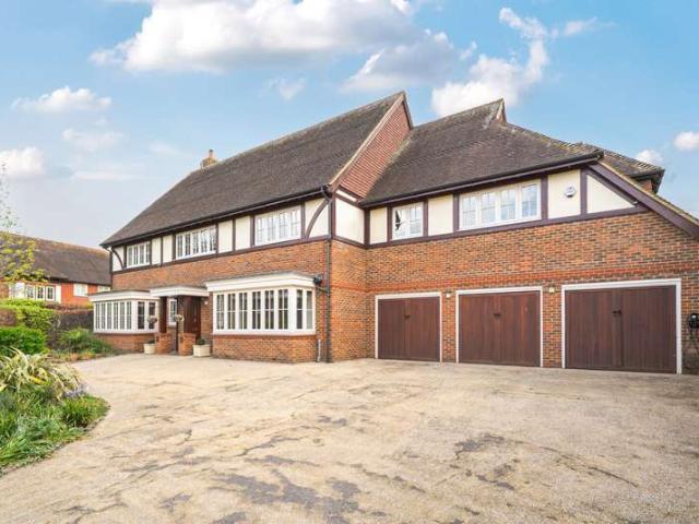 6 Bedroom House