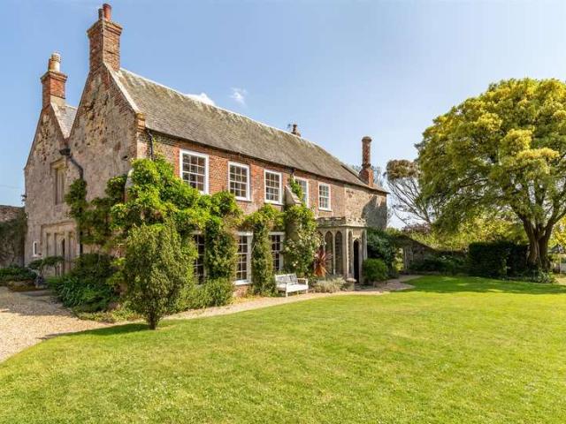 6 Bedroom House
