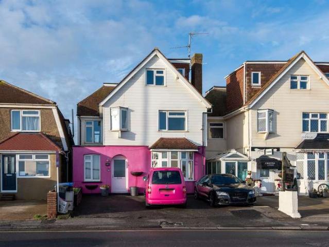 6 Bedroom House