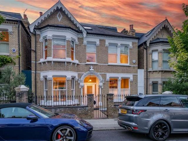 6 Bedroom House