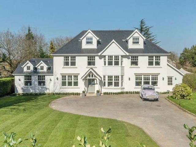 6 Bedroom House