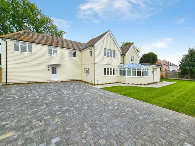 6 Bedroom House
