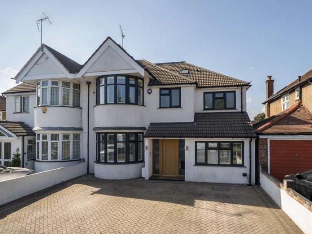 6 Bedroom House