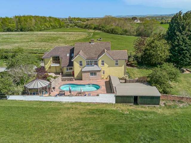 6 Bedroom House