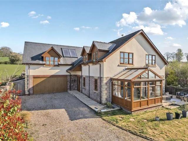 6 Bedroom House