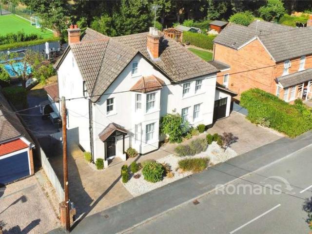6 Bedroom House