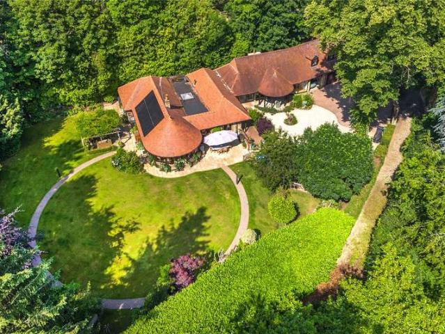 6 Bedroom House