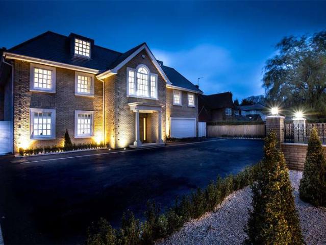 6 Bedroom House